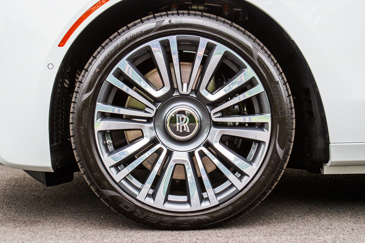 Rolls Royce Alloy Wheels White Rolls Royce Phantom Wedding Car Hire